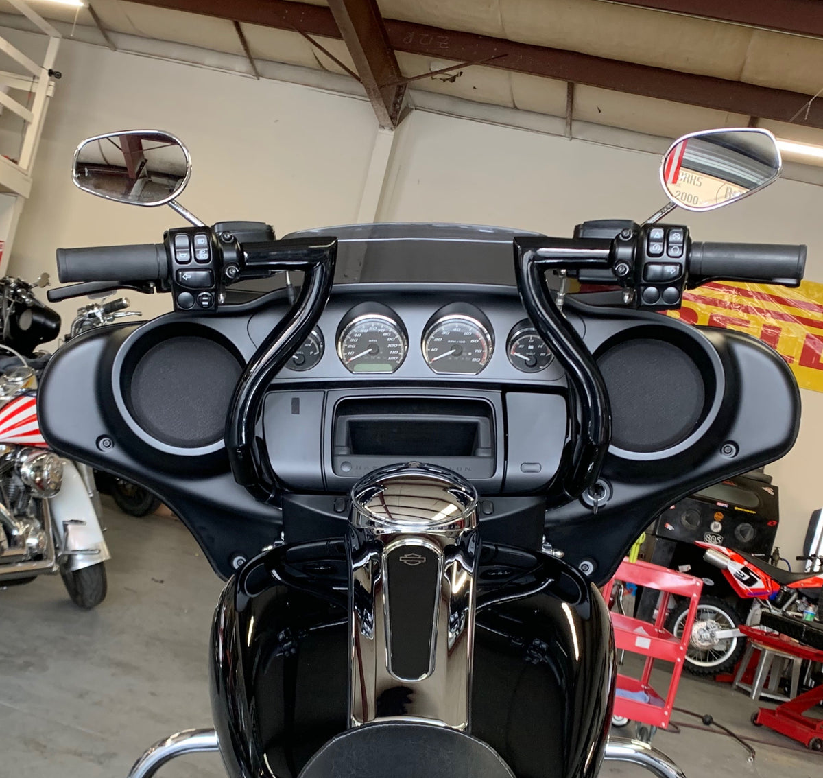 HoopTeeze (TM) Street Glide T-Bars - Harley Handlebars – Vindikta